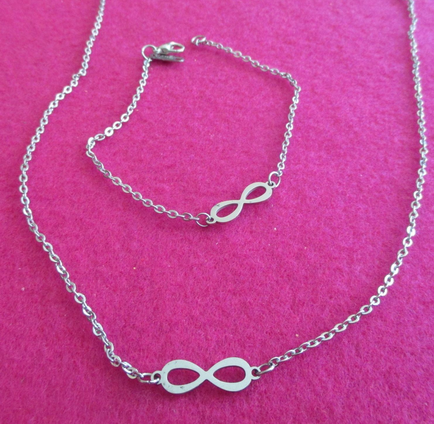 Delicate Infinity Set - Beautiful Steel Jewelry