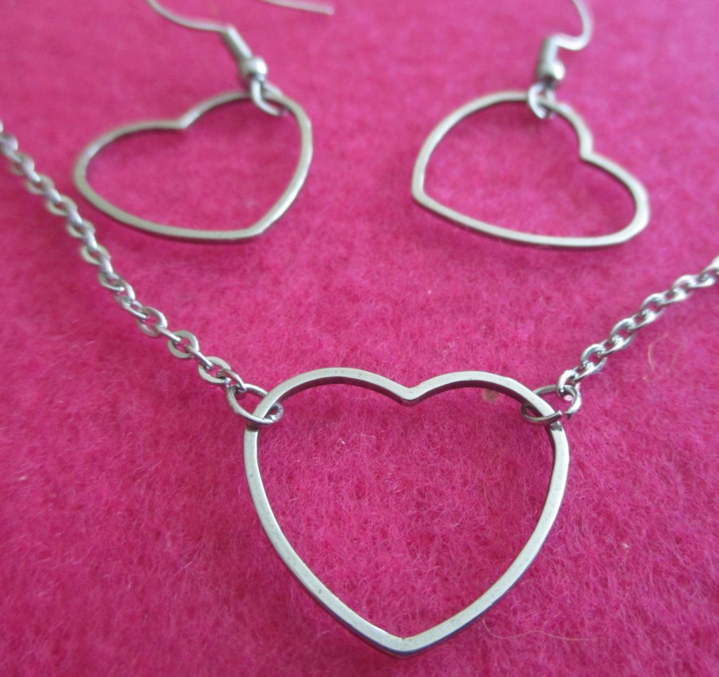 Open Heart Set - Beautiful Steel Jewelry
